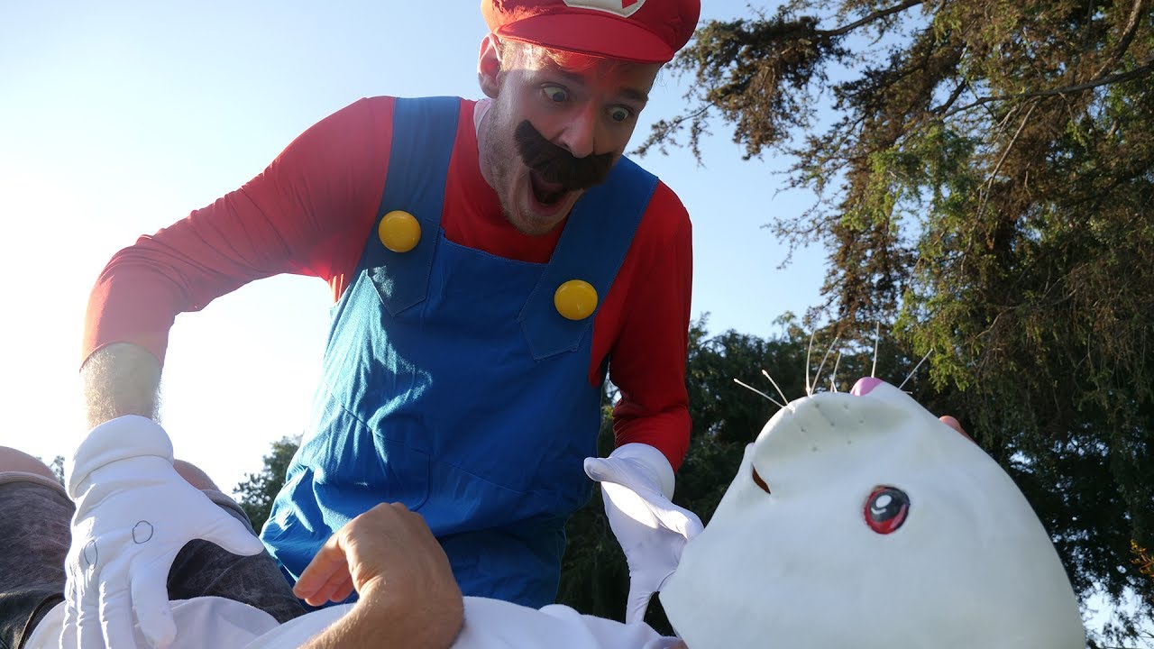 ITALIAANSE MAN VALT KONIJN AAN! - YouTube