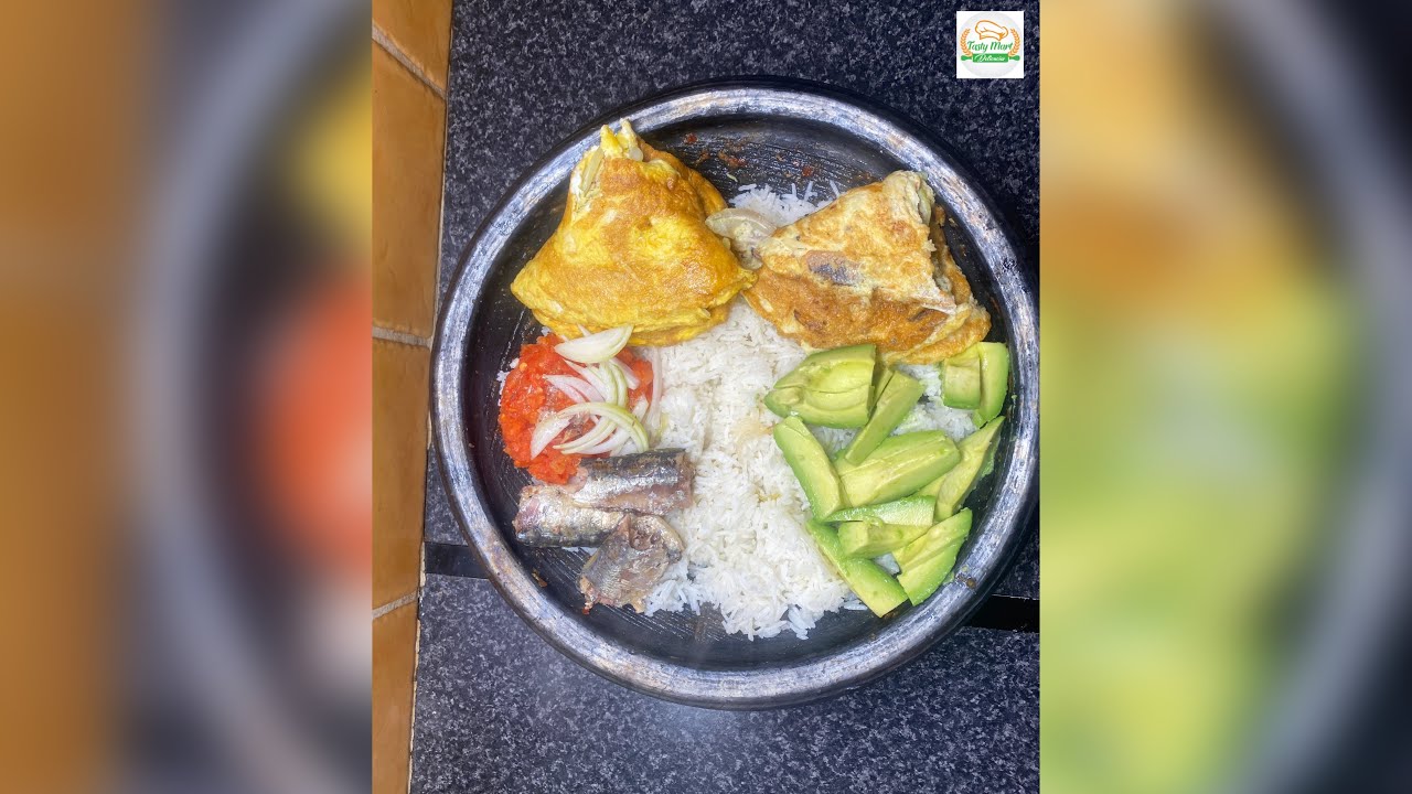 TASTY AND DELICIOUS GHANAIAN BRAISED RICE (angwamoo) - YouTube