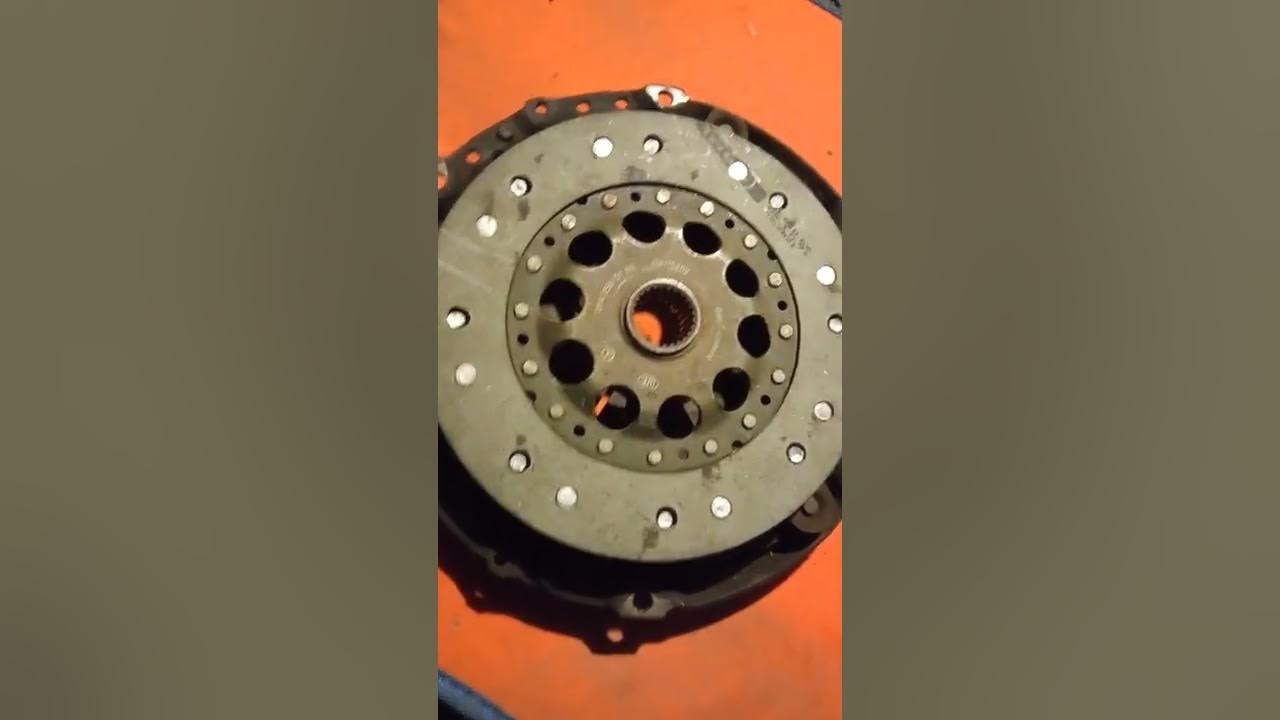 наклепал накладки ферадо от комбайна дон на мерседесовский диск ...
