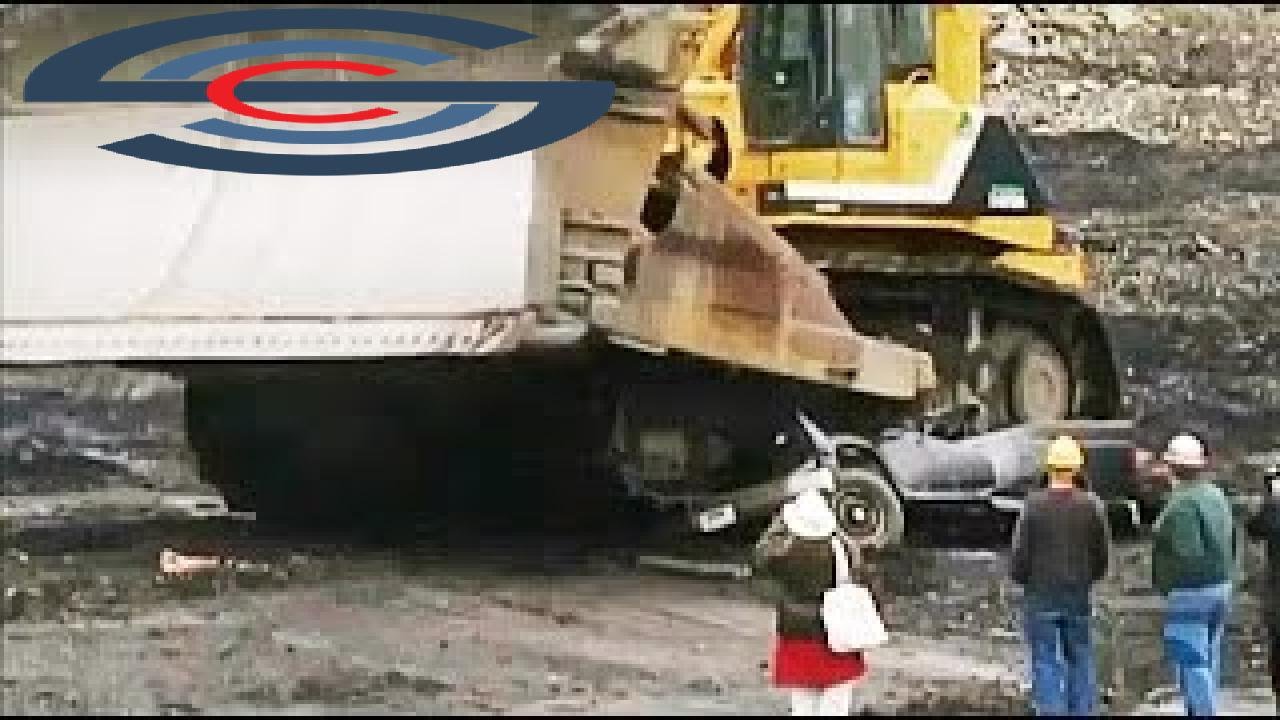 World's Biggest Bulldozer Komatsu D575A - megatructures - YouTube