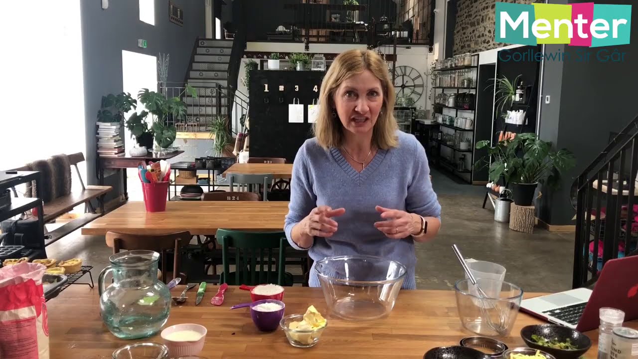 "Picnic Pies" Coginio gyda | Cooking with - Lisa Fearn - Menter ...