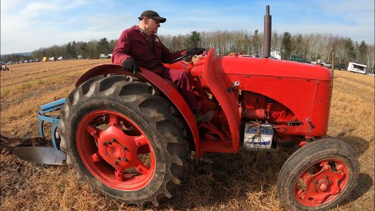 1951 David Brown Cropmaster VAK 1C 2.5 Litre 4-Cyl TVO Tractor (25HP) - YouTube