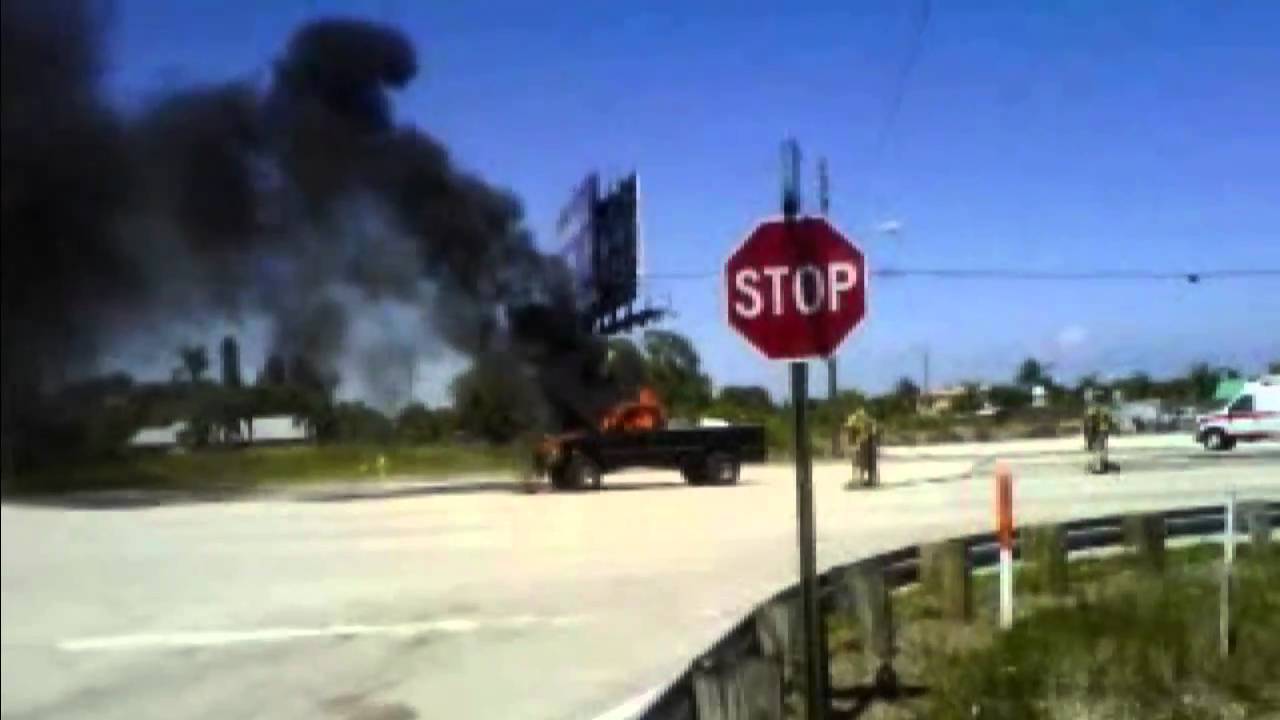 2001 DODGE RAM ON FIRE "captured on video" - YouTube