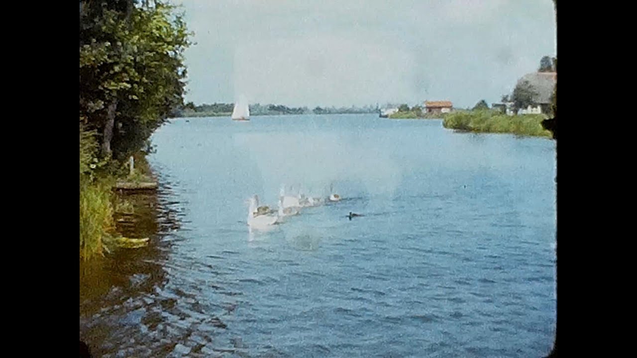 Een boottocht vanuit het friese dorp Dokkum 1967 - YouTube