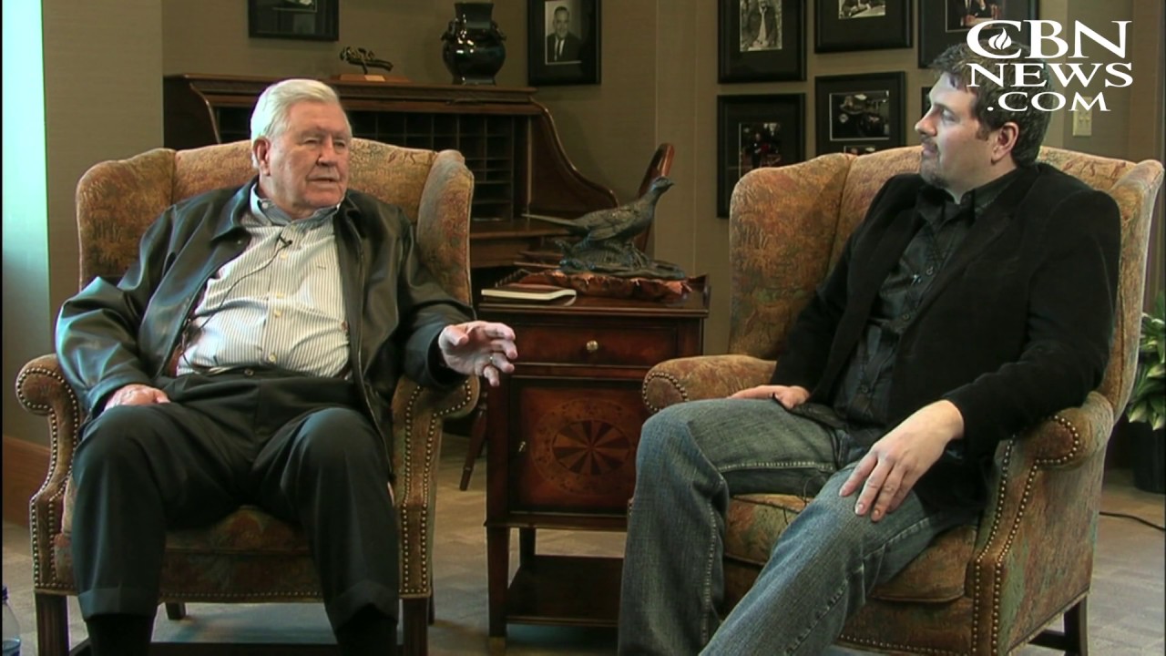 Singing with the Angels: Cliff Barrows' Legacy of Worship - YouTube