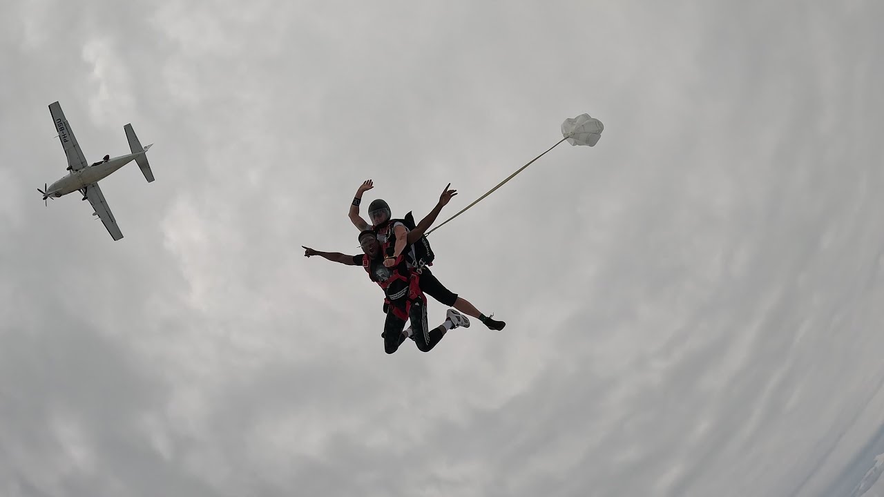 Extreme Tandem Skydive, Paracentrum Texel - YouTube