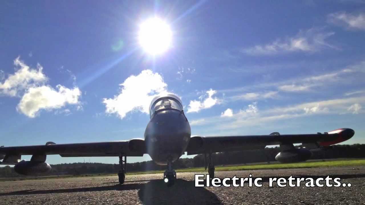 MB339 from Cmodels - YouTube