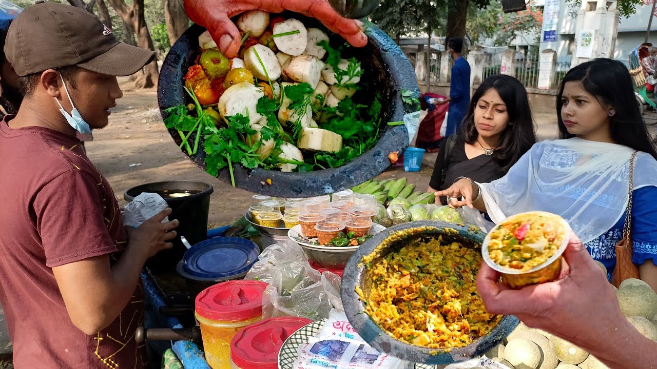 কাঁচা কলা ভর্তা | Kacha kola vorta spicy mix Voroi Tetul Makha | Dhaka ...