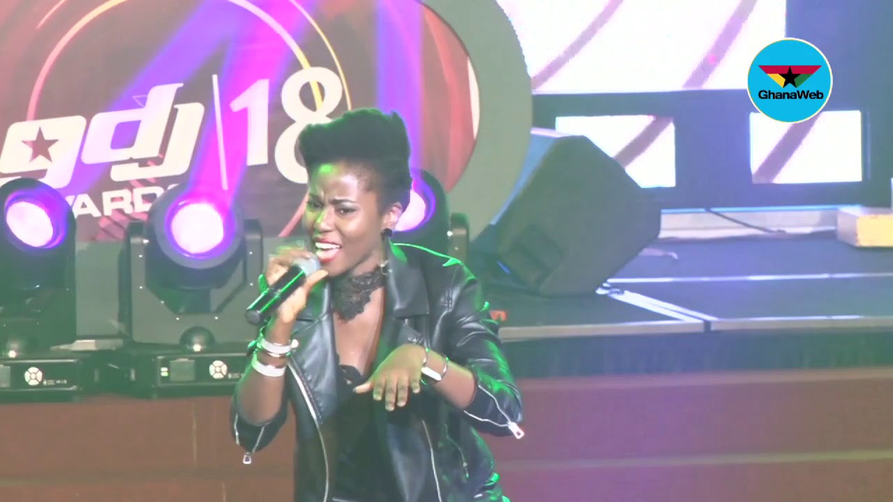 2018 Ghana DJ Awards: MzVee performs 'Come and See My Mother' - YouTube
