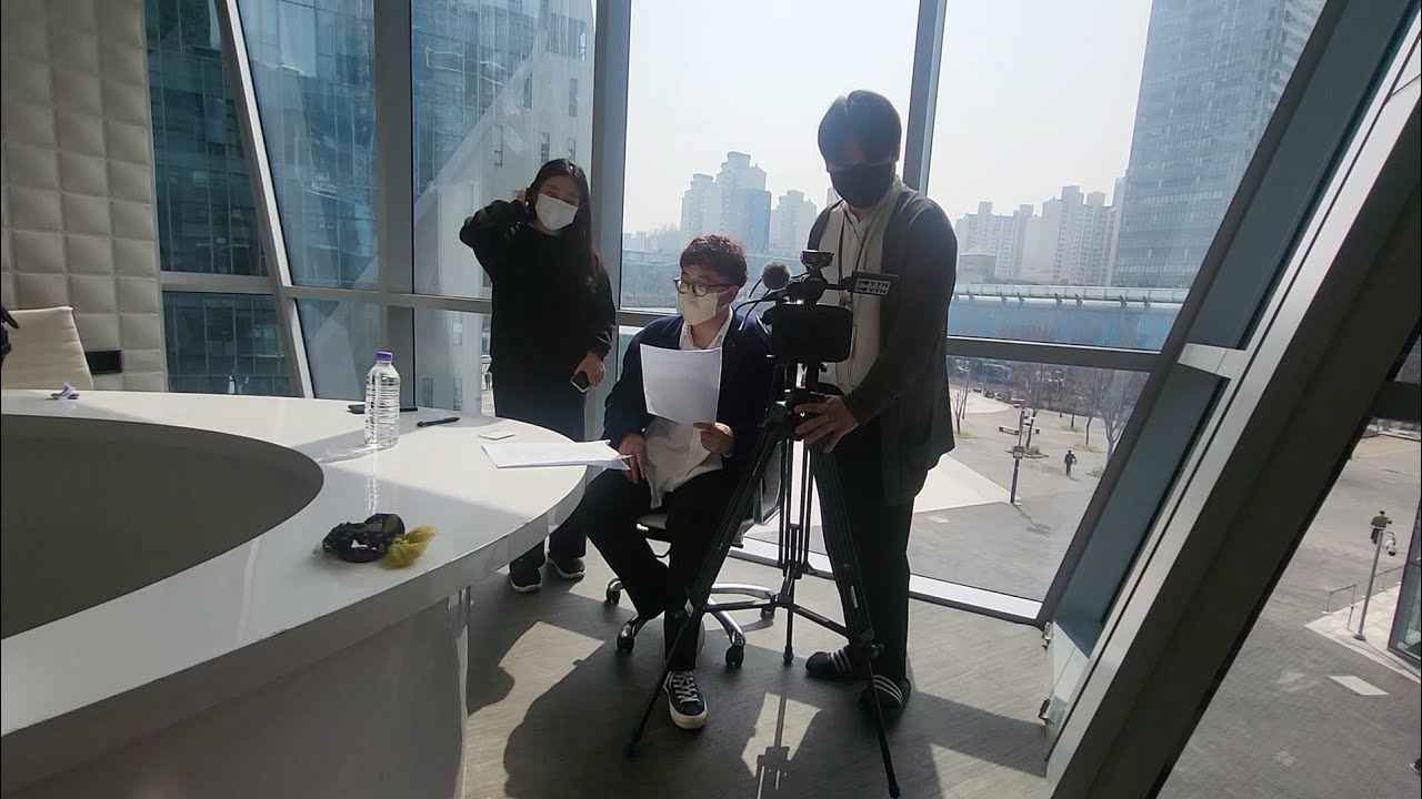 문화평론가 김연수로서 즐거운 인터뷰♡(feat.YTN) - YouTube