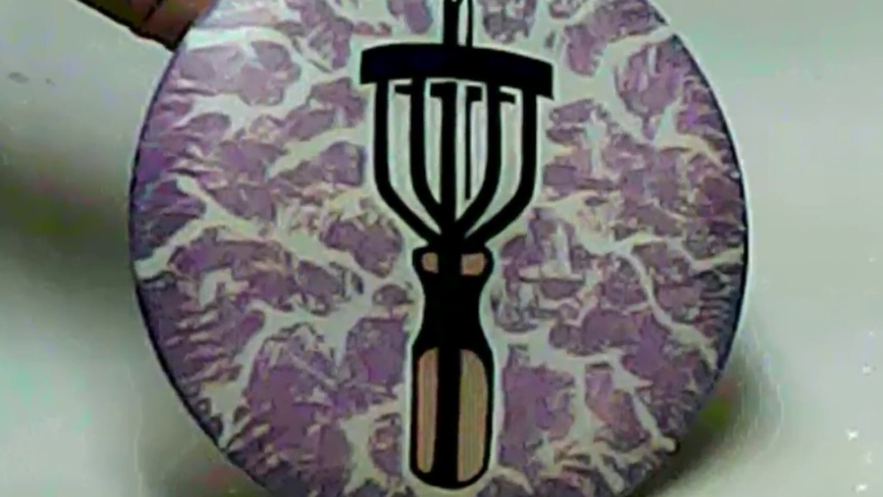 006 How to dye a golf disc; Stencil dye and marble - YouTube