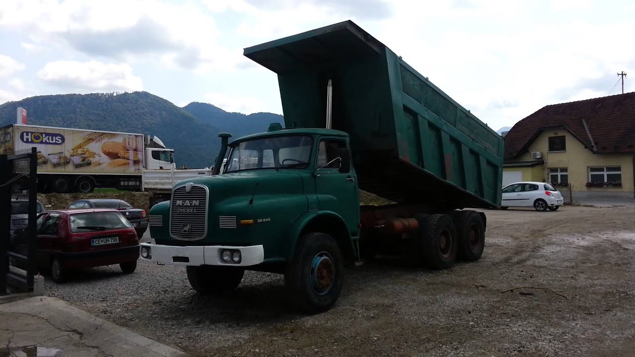 LONG NOSE MAN 32.240 DUMPER TIPPING - YouTube