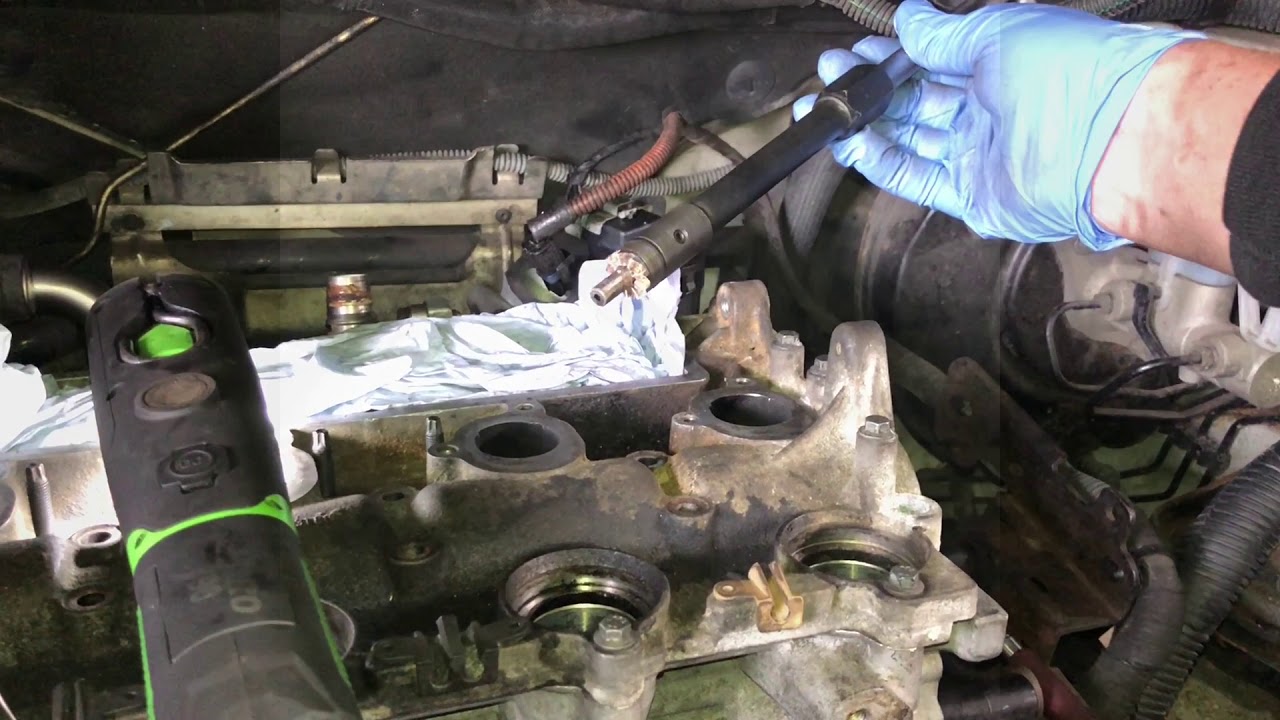 How to cut ford and Peugeot diesel injector seats with seat cutter tool ...
