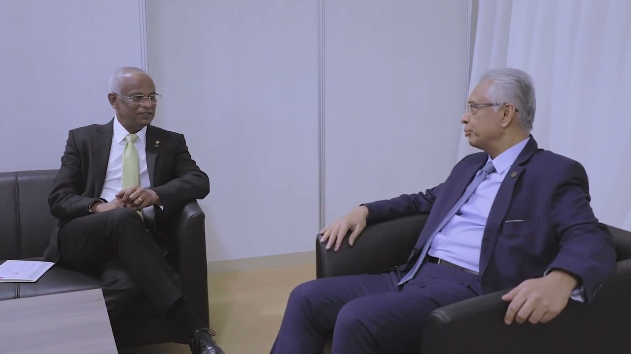 The President meets with the Prime Minister of Mauritius - YouTube