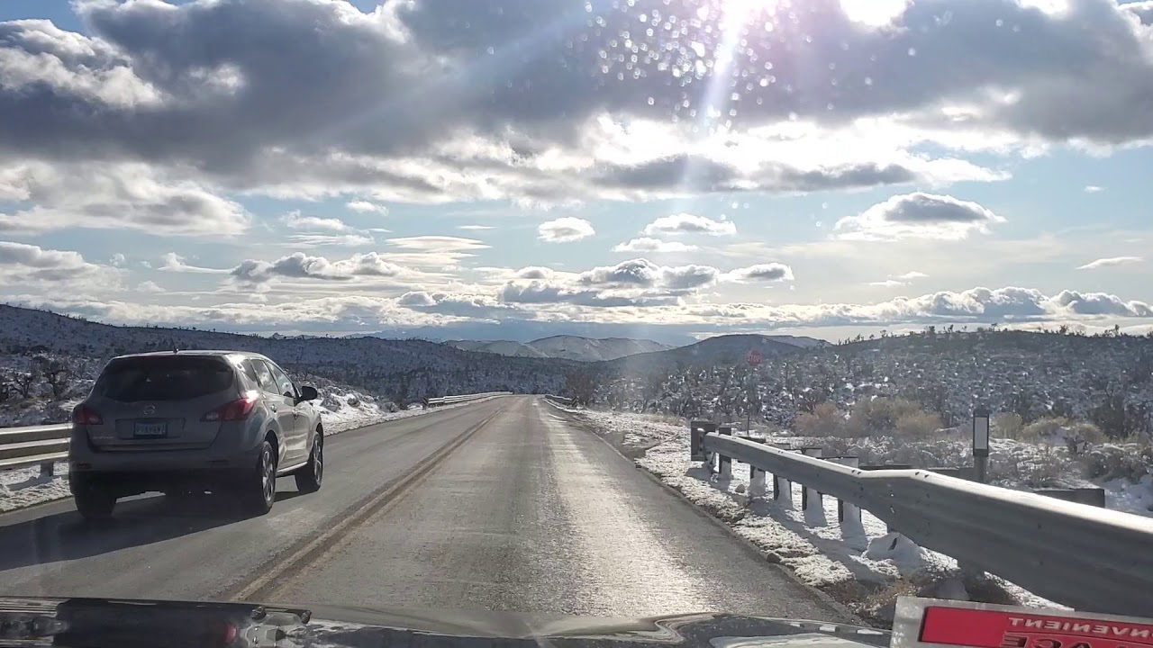 Snow on the freeway I-15, tuyết phủ đầy 2 bên đường!!! - YouTube