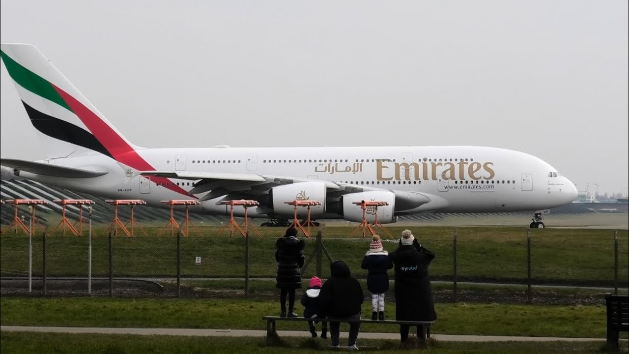 Amazing Valentine's Day 2025 crow moments when the world's biggest jet ...