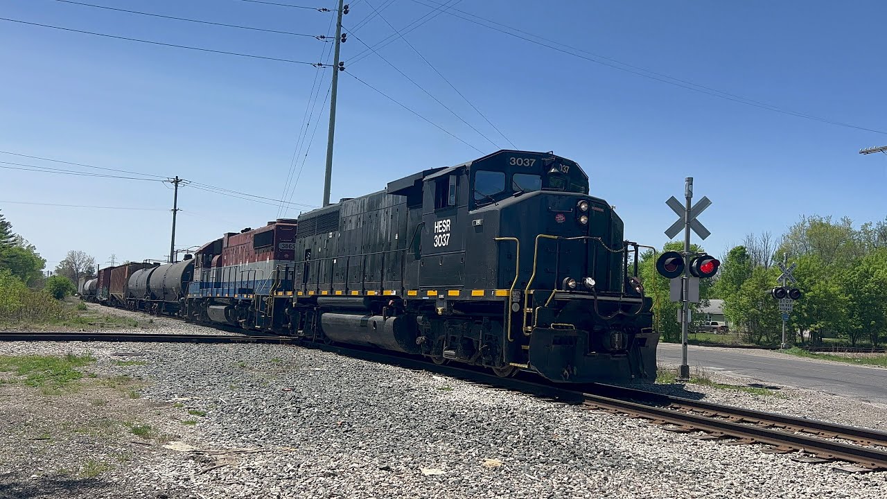 HESR 740~3037 & 3865 northbound Mershon Diamond Carrollton Michigan - YouTube