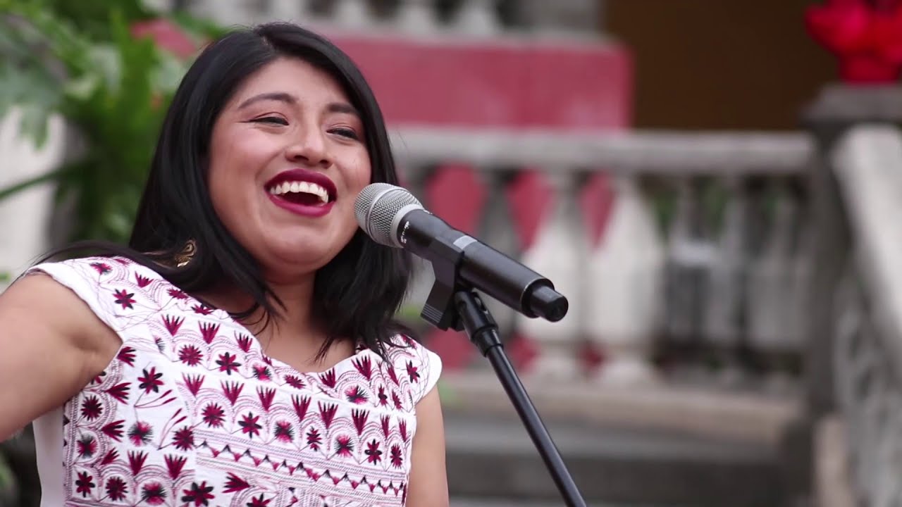 #ContigoEnLaDistancia, festival de fin de año: María Reyna - YouTube