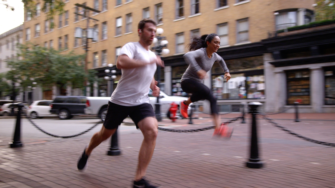 JAYBIRD // Power Your Run X3 - YouTube