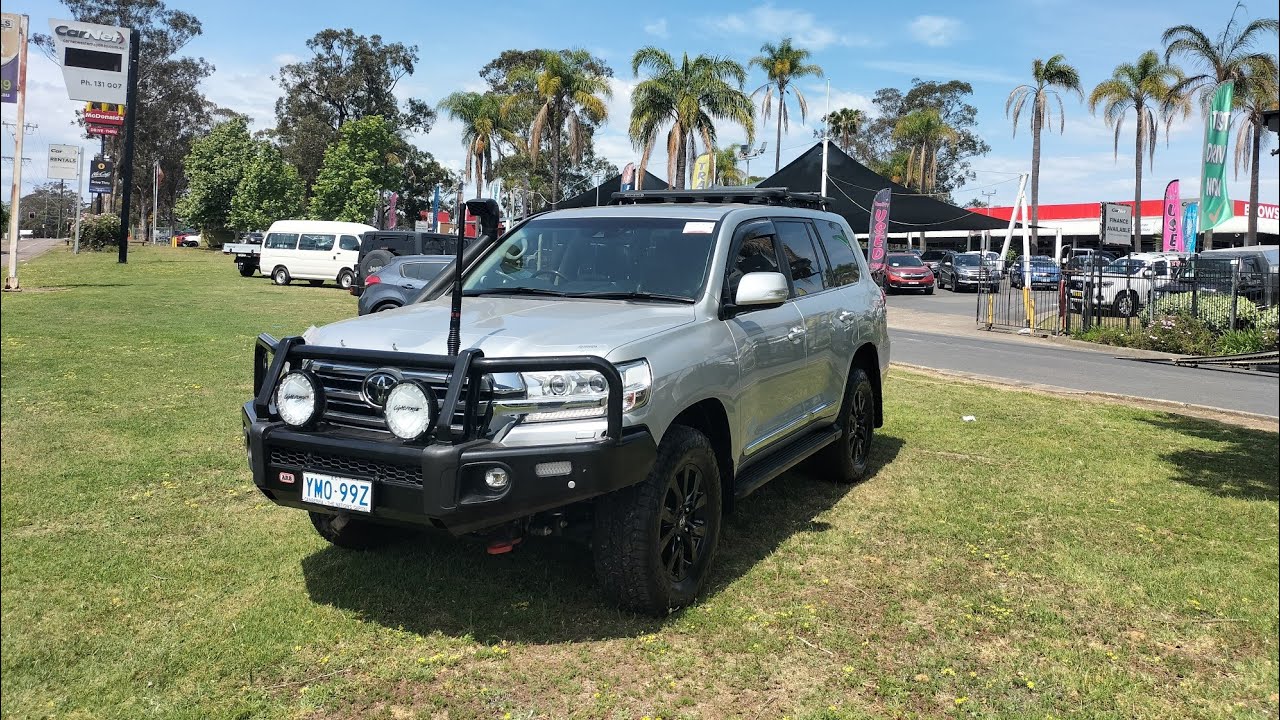 2018 Toyota Landcruiser LC200 Sahara VDJ200R - YouTube