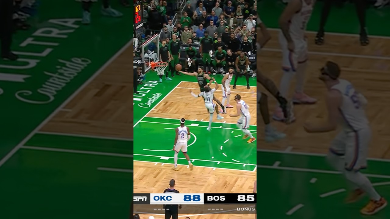 Jayson Tatum splits the trap for the tough lay - YouTube