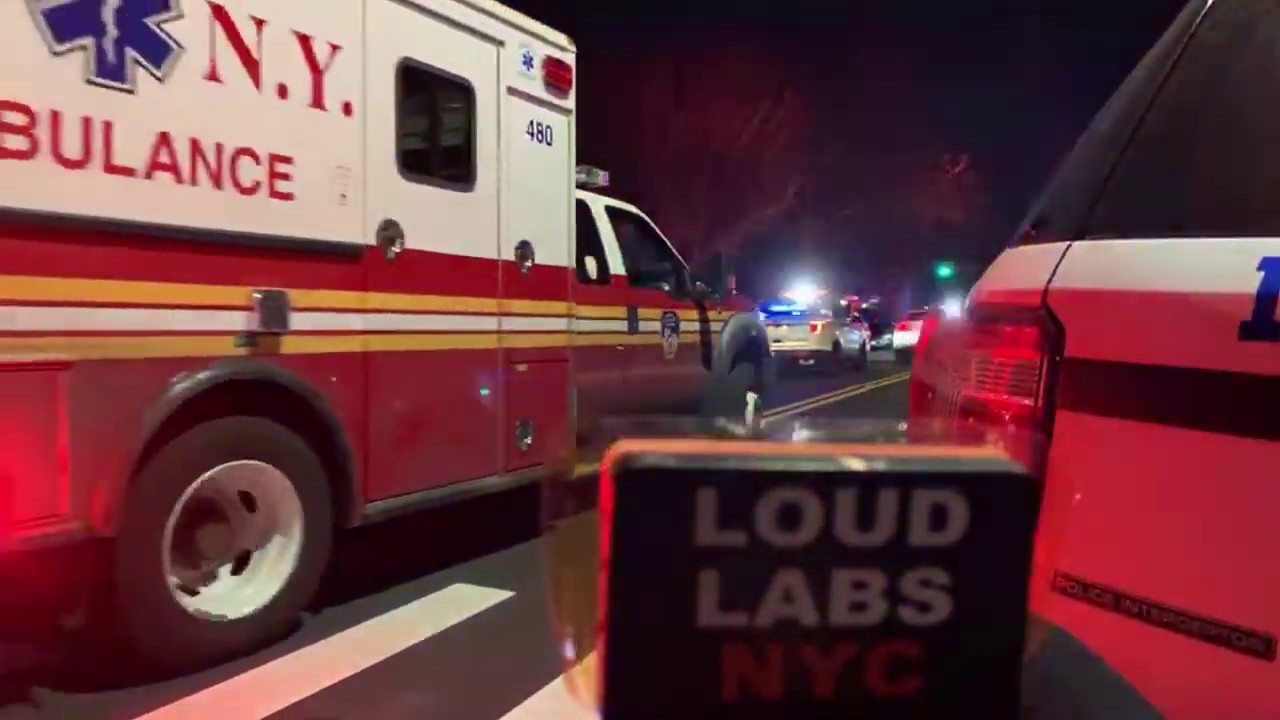 LIVE: NYPD Vehicle Pursuit | 68 & 62 Precinct | Dyker Heights - YouTube