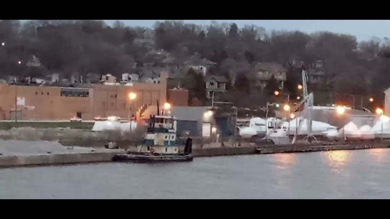 Illinois- Iowa River border - YouTube