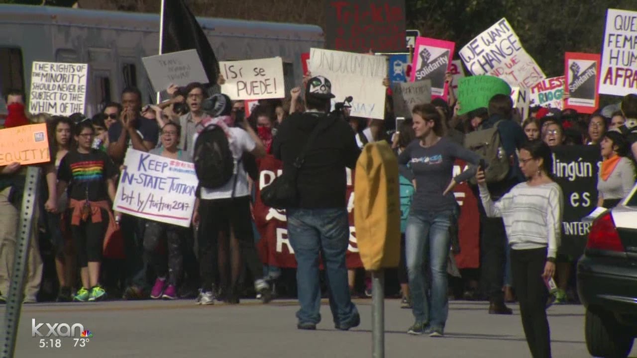 UT students, protesters march through downtown Austin - YouTube