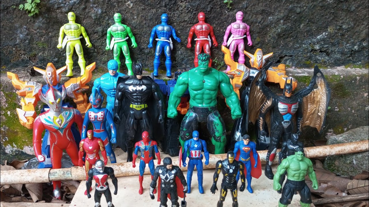 Banyak Mainan Power Ranger, Hulk, Ultraman, Batman, Robotan, Avengers ...