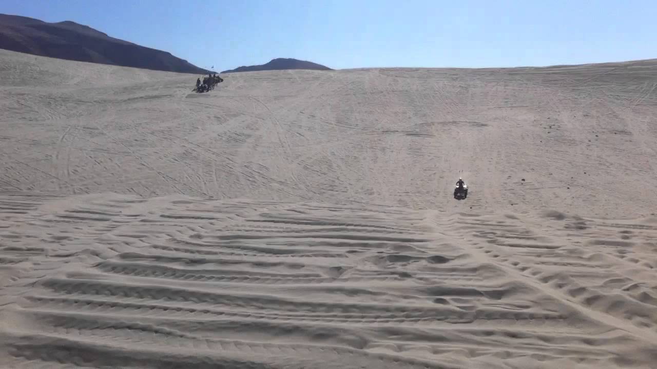 Yamaha Banshee 350cc 100ft Jump Sand Mountain - YouTube