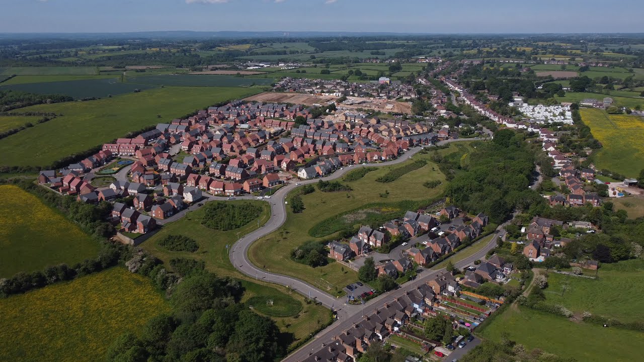 Flight along the Henhurst and Shobnall Road - YouTube