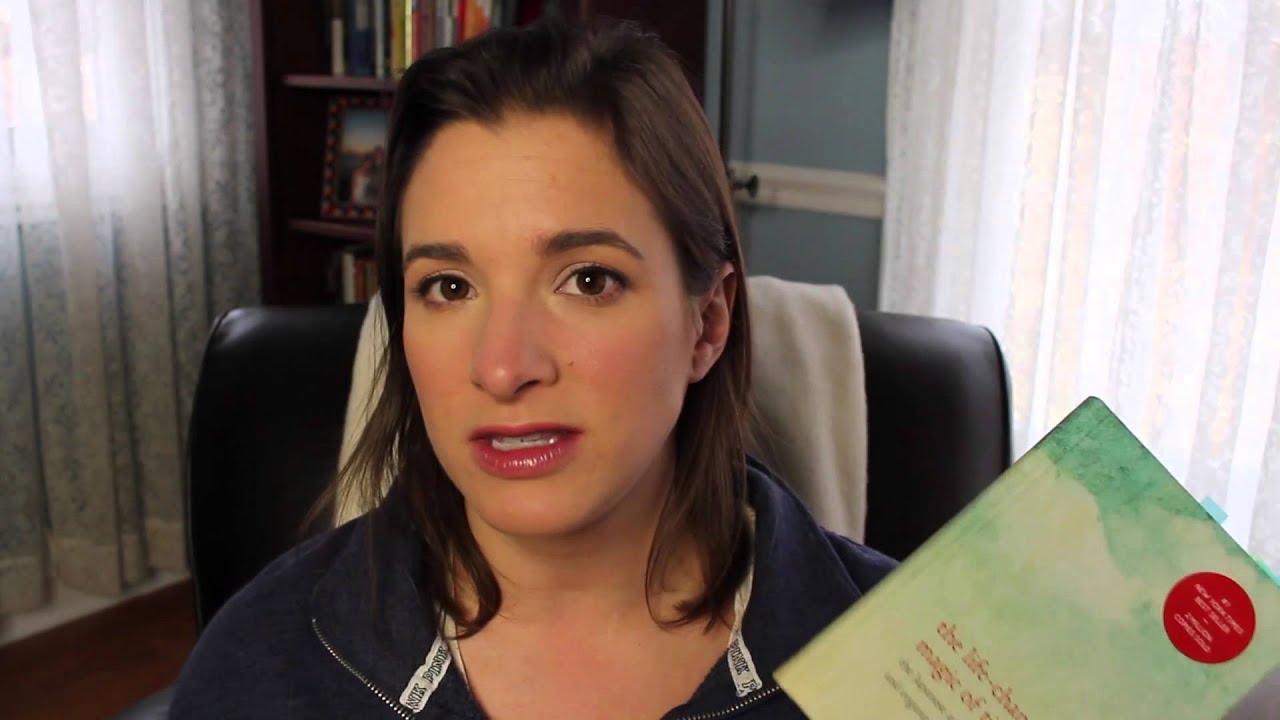 Book Nook | The Life Changing Magic of Tidying Up - YouTube