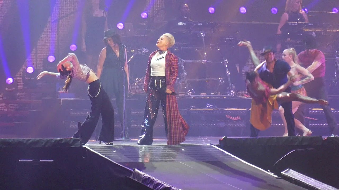 Pink - Hustle LIVE Beautiful Trauma Tour Amsterdam Arena 2019 MP4 MP4 ...