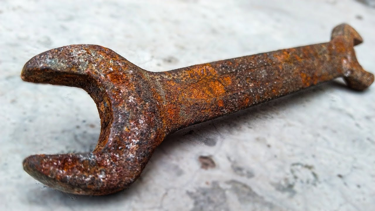 Rusty Old Wrench Restoration - YouTube
