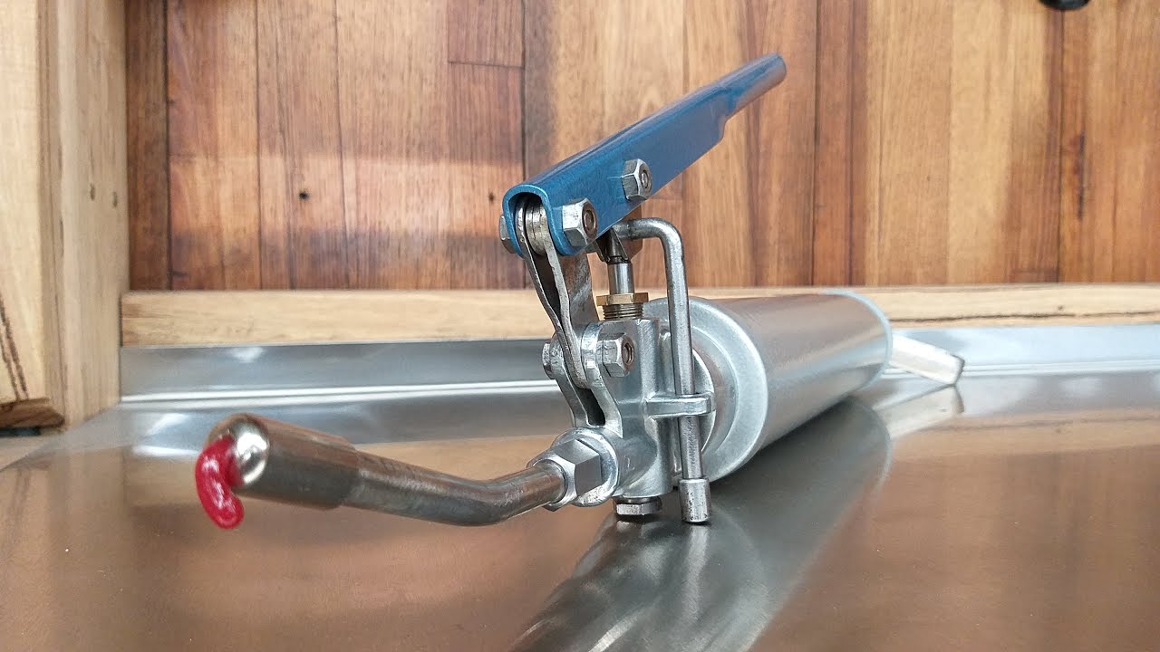 RESTORATION OF A OLD ROX GREASE GUN (37TH TOOL ON THE WALL) - YouTube