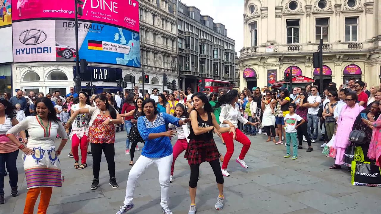 London Flash Mob Picadilly Circus Independence Day 2015 Yuvika .mp4 ...