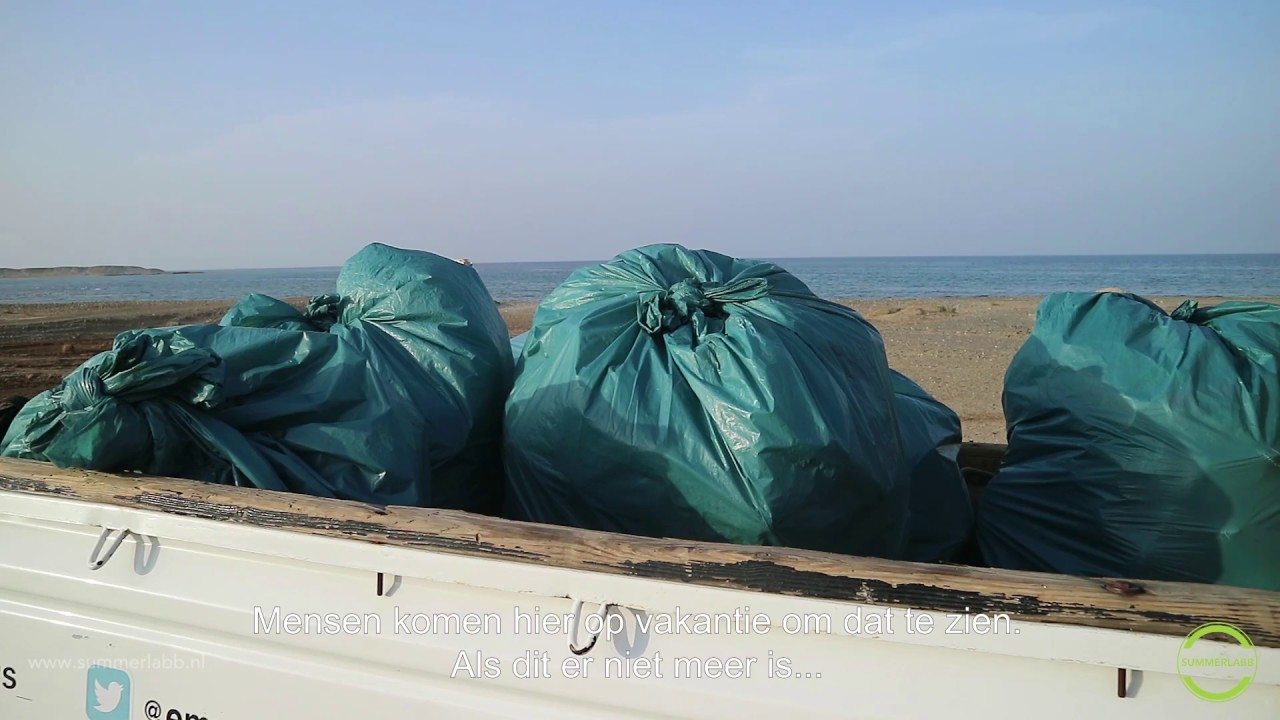 Zee en strand in Egypte vervuild met plastic - YouTube