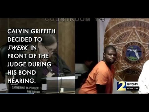 Suspected car thief twerks in court - YouTube