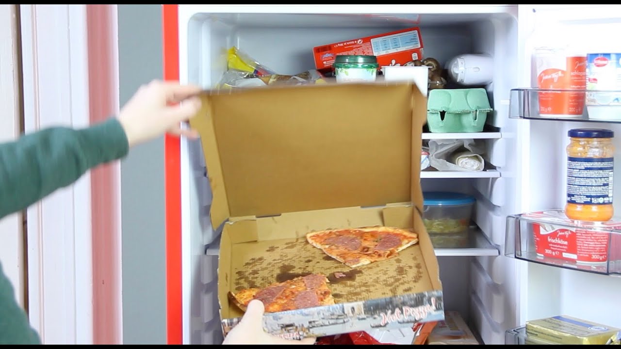 Ce que fait cette femme avec un reste de pizza est brillant ! :O - YouTube