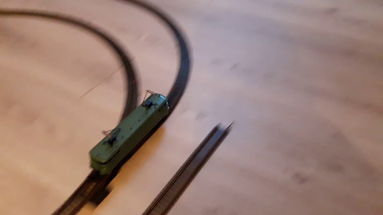 Train électrique miniature GéGé en HO rénové (Loco BB9240) - YouTube