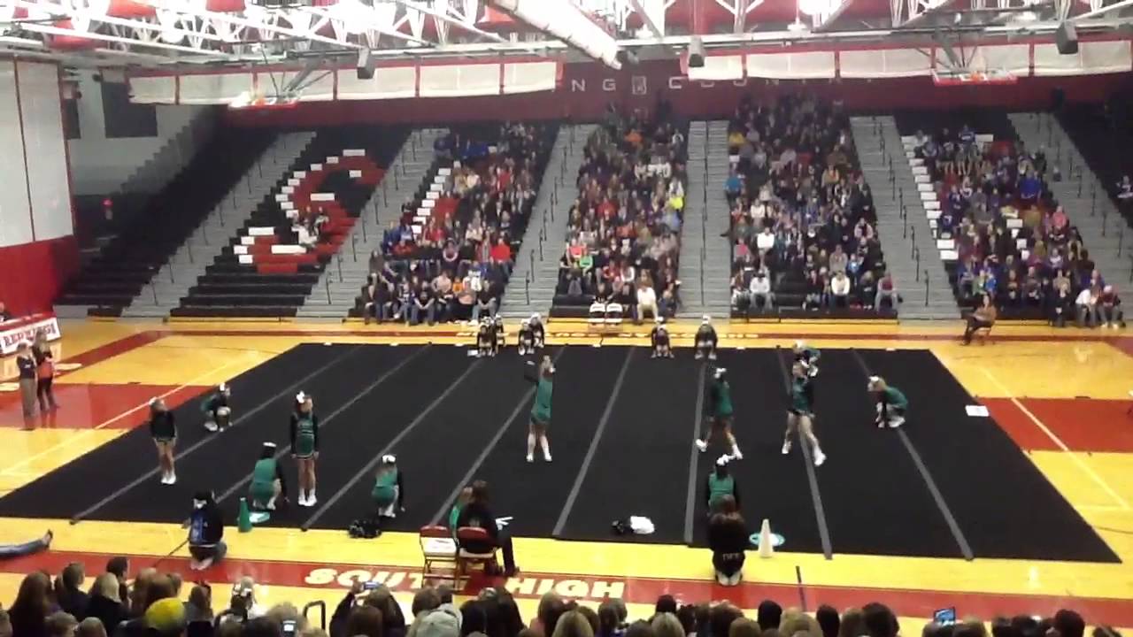 Greendale Middle School Cheer 2013 Wisconsin State Championships - YouTube