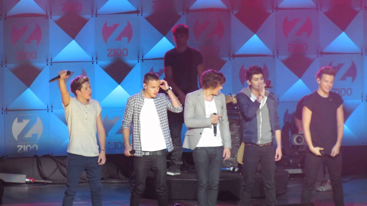One Direction// Live While We're Young and One Thing// Jingle Ball 2012 ...