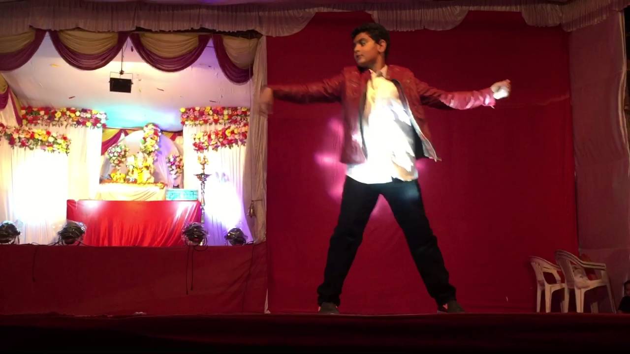 Akshat solo dance in ganpati festival at AGC - YouTube