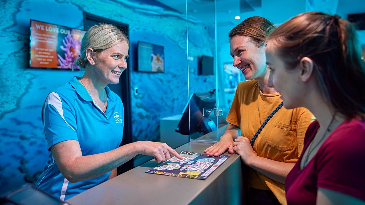 Mastering customer service - YouTube