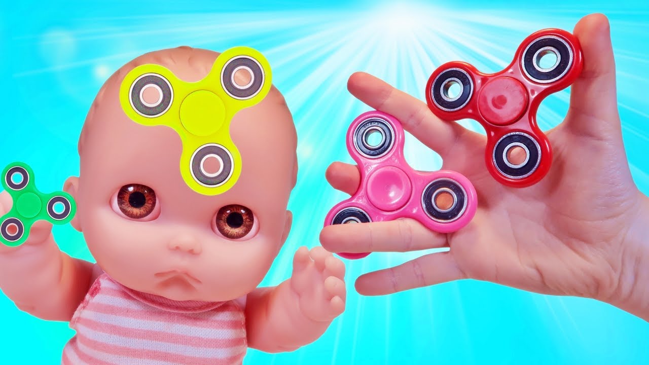 Fidget Spinner Challenge! Спиннер Челлендж! Куклы Пупсики Играют в ...