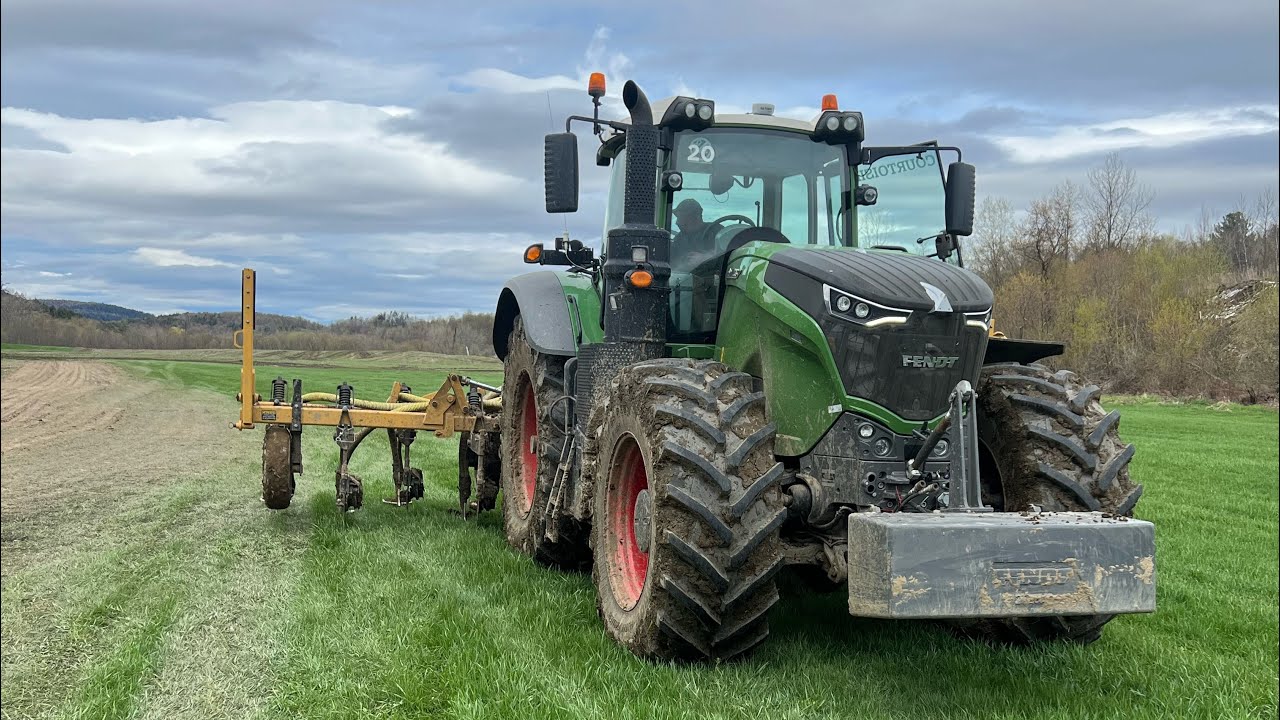 Drag Lining and hauling liquid manure. Fendt 1038 - YouTube