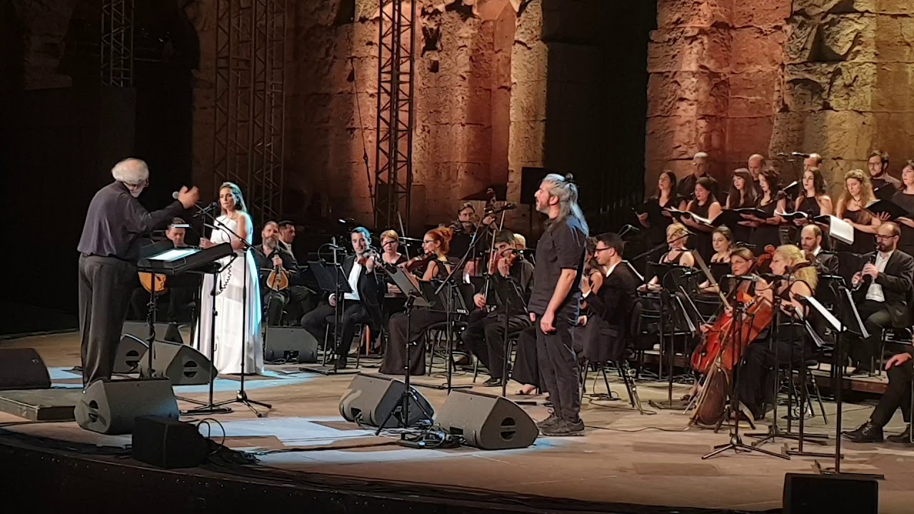 Ελεωνόρα Ζουγανέλη & Γιάννης Χαρούλης - Εαρινή συμφωνία live - YouTube