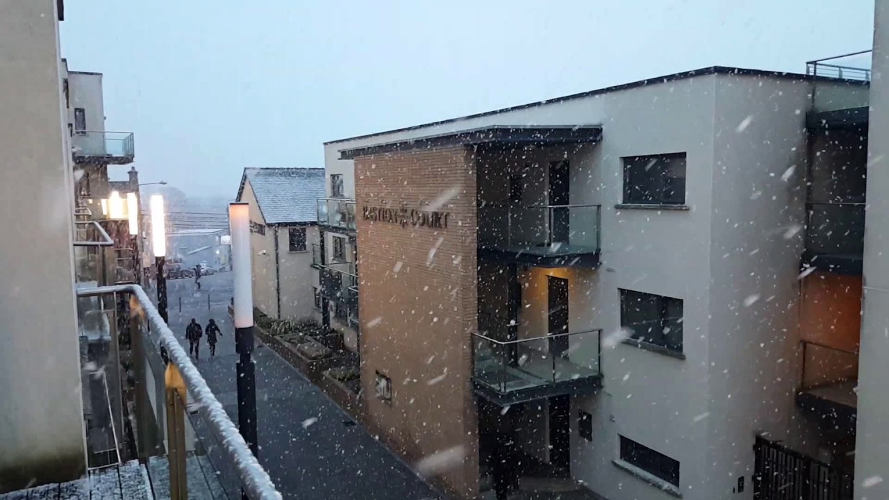 Snow in Athlone, Ireland - YouTube