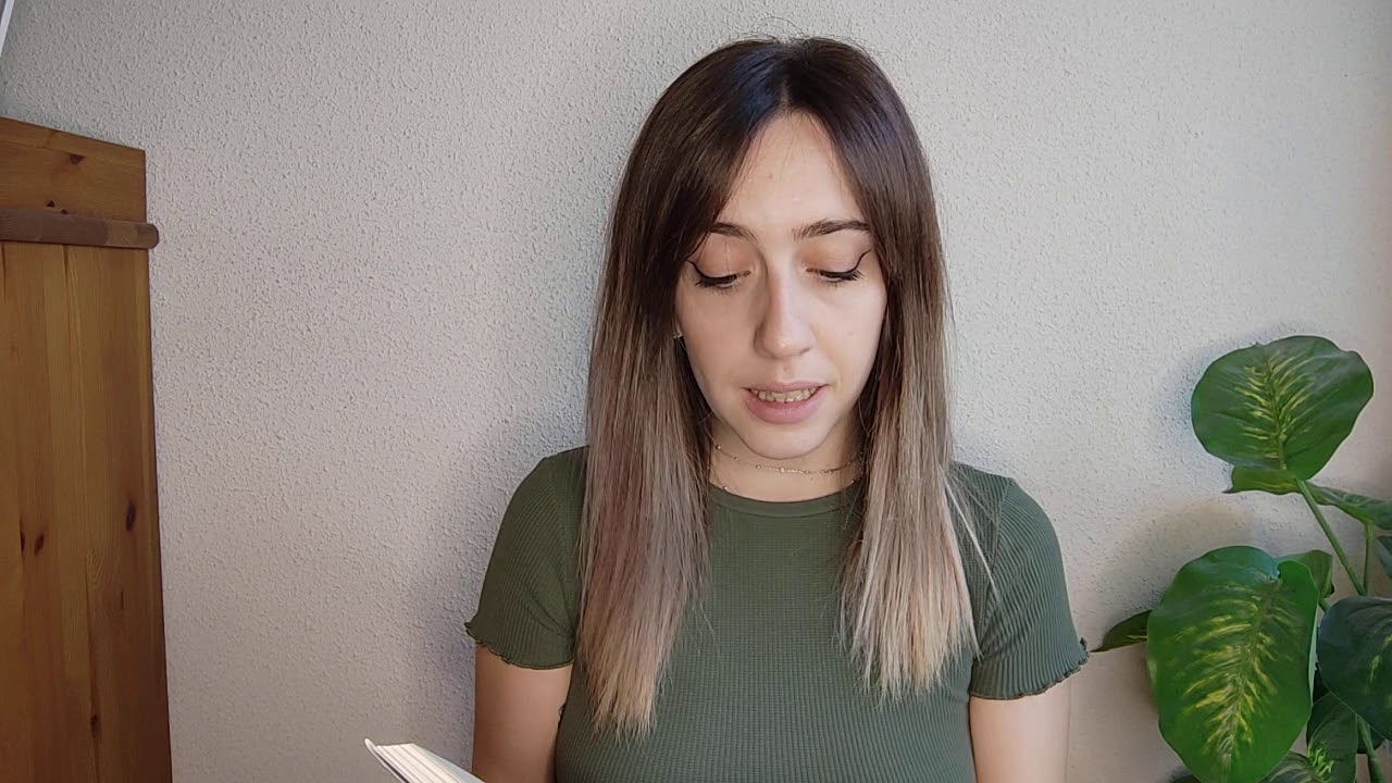 María Vera nos lee uno de sus poemas por el #DíadelaPoesía - YouTube