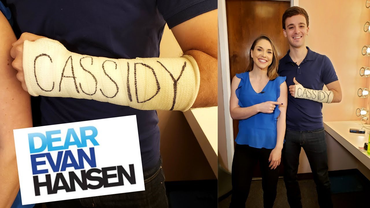 Signing the official cast of Dear Evan Hansen - YouTube